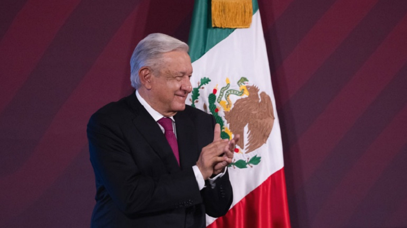 PRI y PAN son apéndices del bloque conservador: AMLO – Cabaret Itinerante